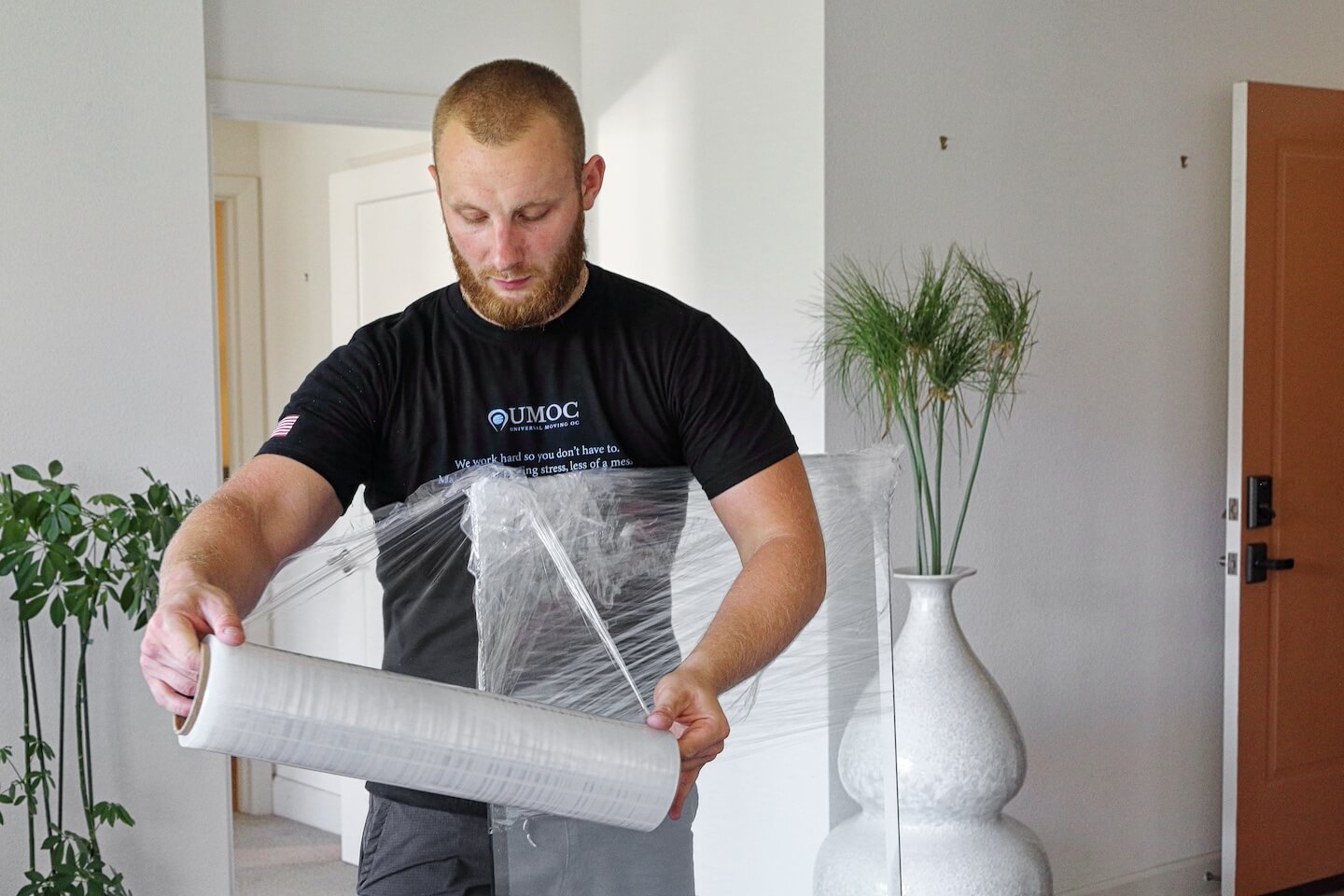 Universal Moving OC - Moving And Storage Service in Orange County